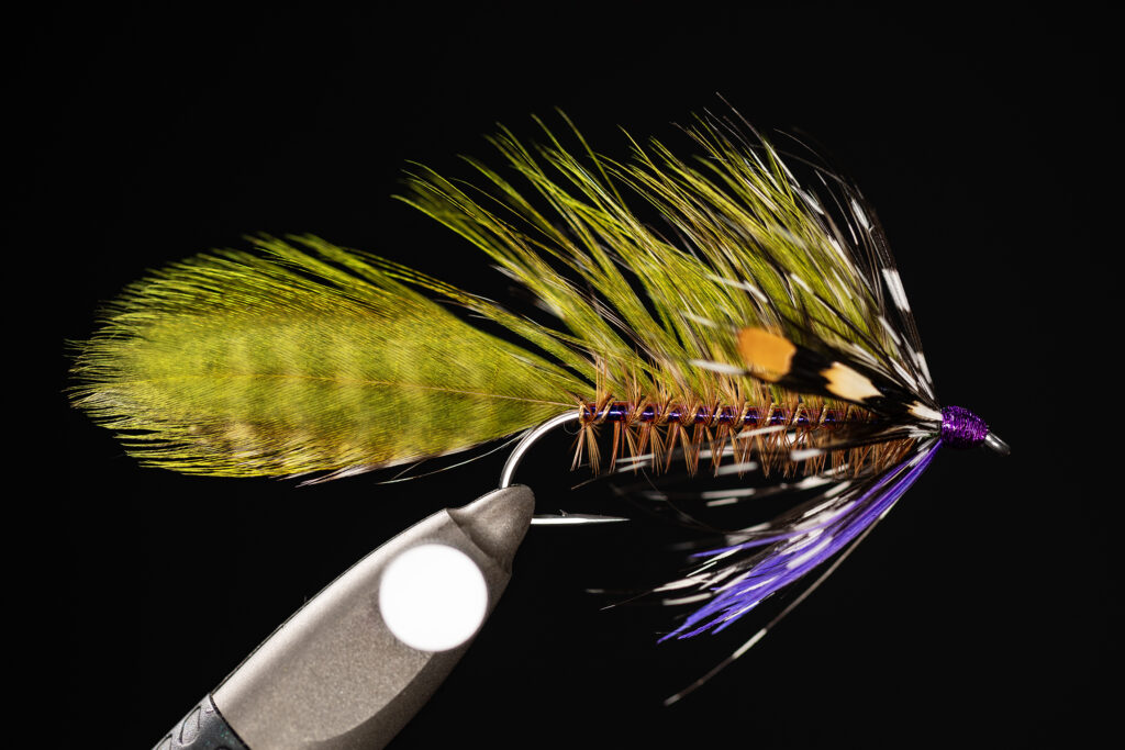 Matuka 51 - SHE TIES FLIES